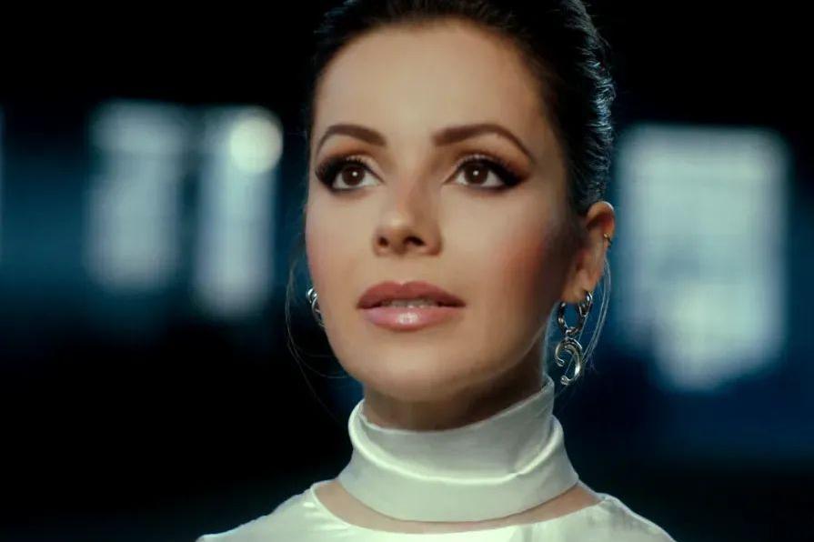 Sandy anuncia retorno aos palcos com nova turnê pelo Brasil