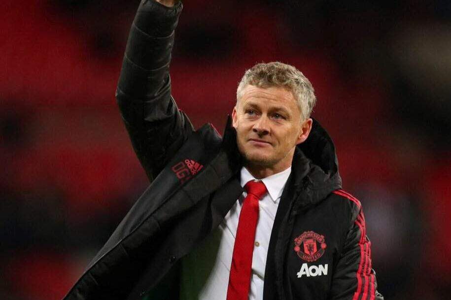Solskjaer é confirmado como técnico do United e assina por três temporadas