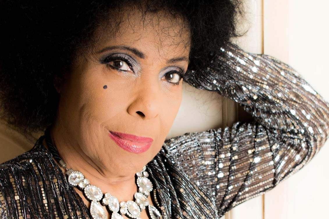 Aos 74 anos, Eliana Pittman lança álbum com grandes sucessos
