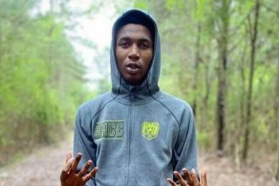 Rapper de 19 anos é assassinado por gangue com tiros de fuzil