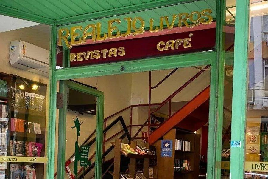 Júlio Bernardo lança livro neste sábado em Santos