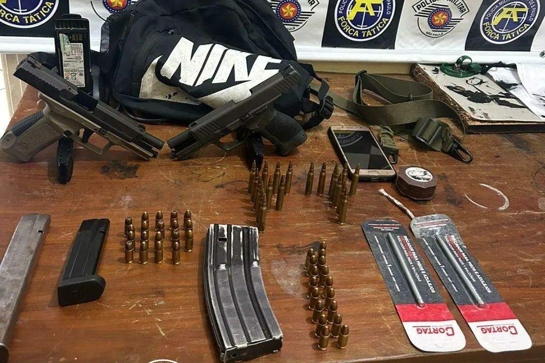 Homem é Preso Ostentando Pistolas Turcas Em Comunidade Da Baixada Santista