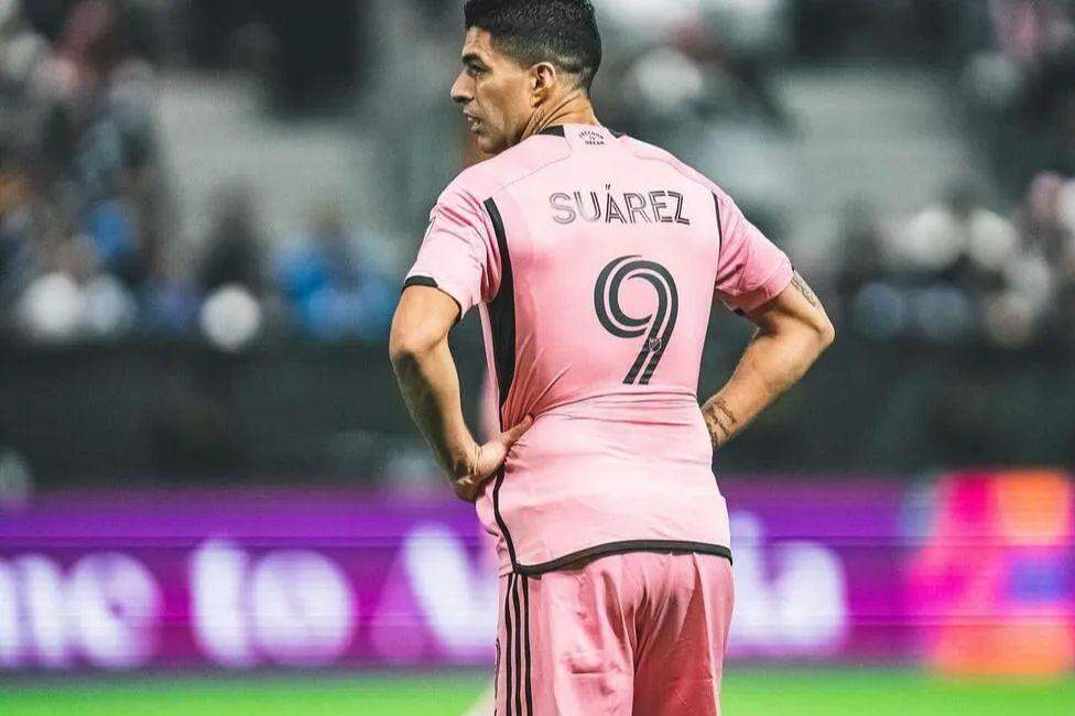 Suárez revela 'vida tranquila' nos EUA e confirma aposentadoria no ...