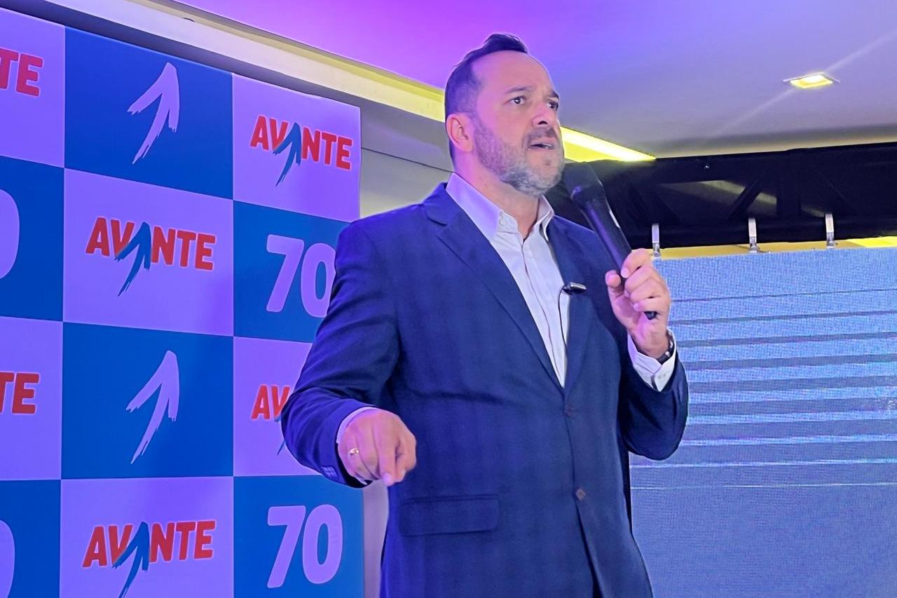 Nando Pinheiro oficializa candidatura à Prefeitura de Santos