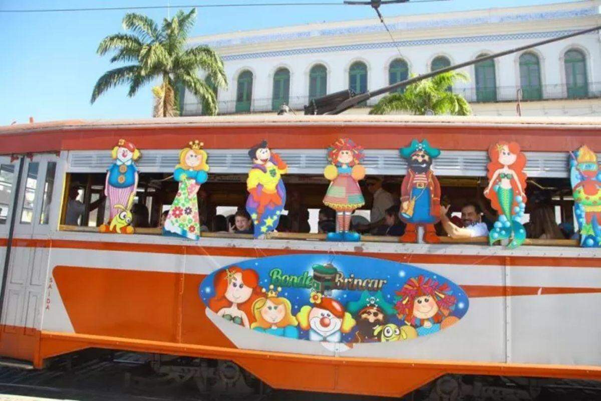 Bonde ganha 'cara nova' no Dia das Crianças e oferece passeio especial ...