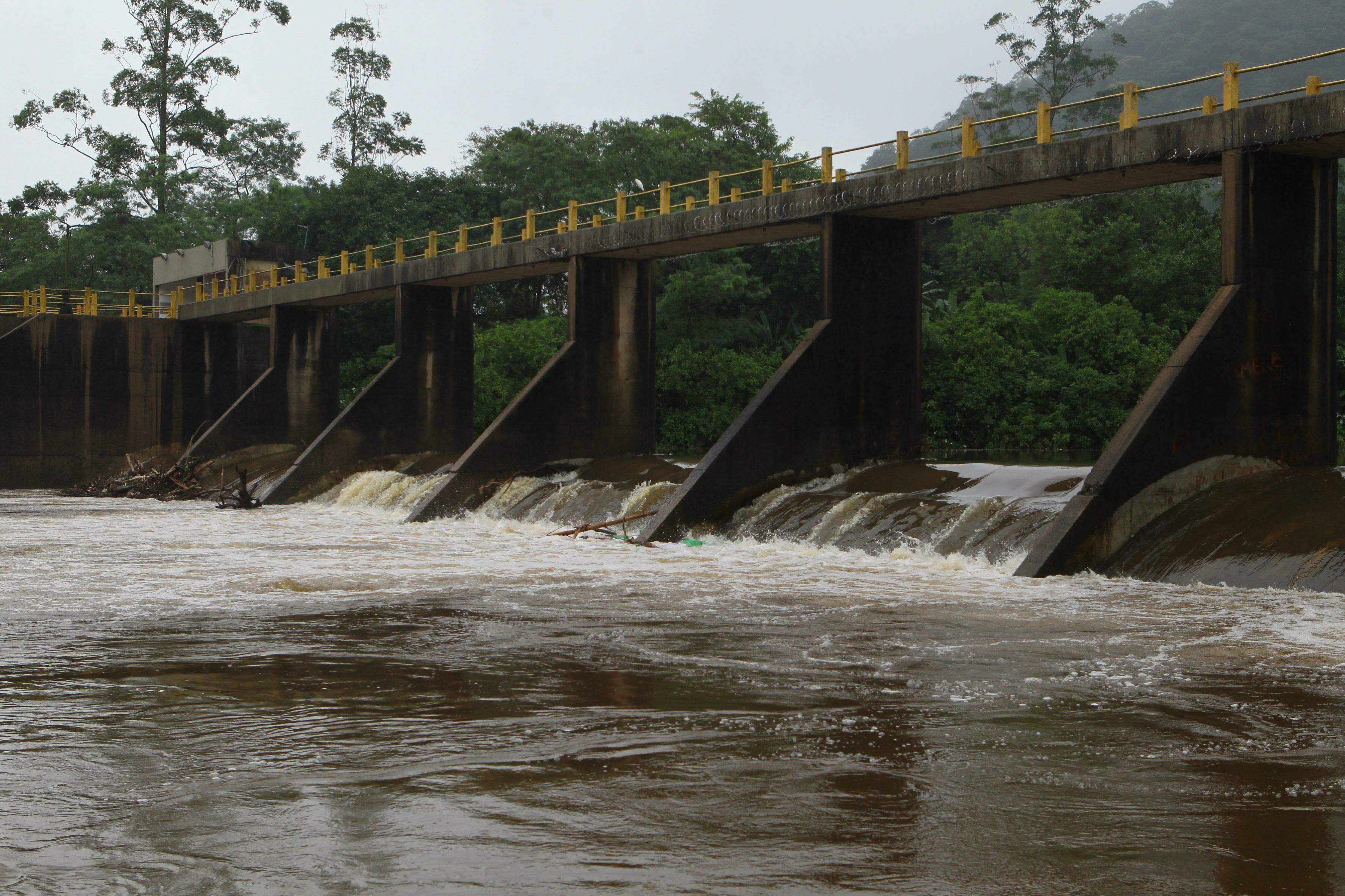 Plano de drenagem para a Baixada Santista avança