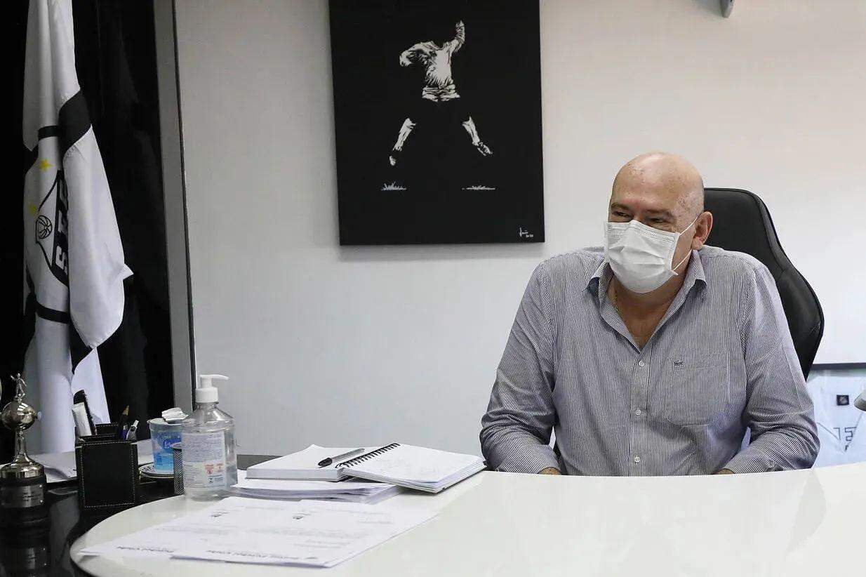 Presidente Andres Rueda opta pela dedicação total ao Santos